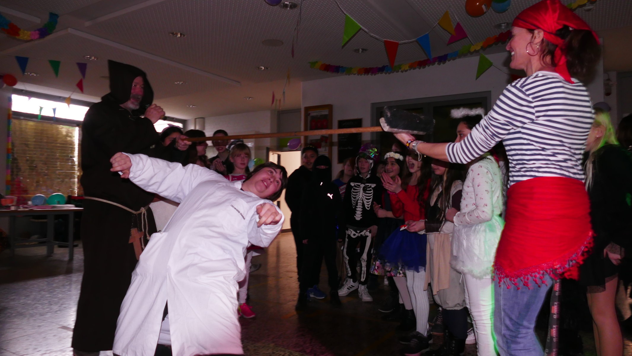 Helau, Helau!!! Endlich wieder auch an der JGRH. – JGRH